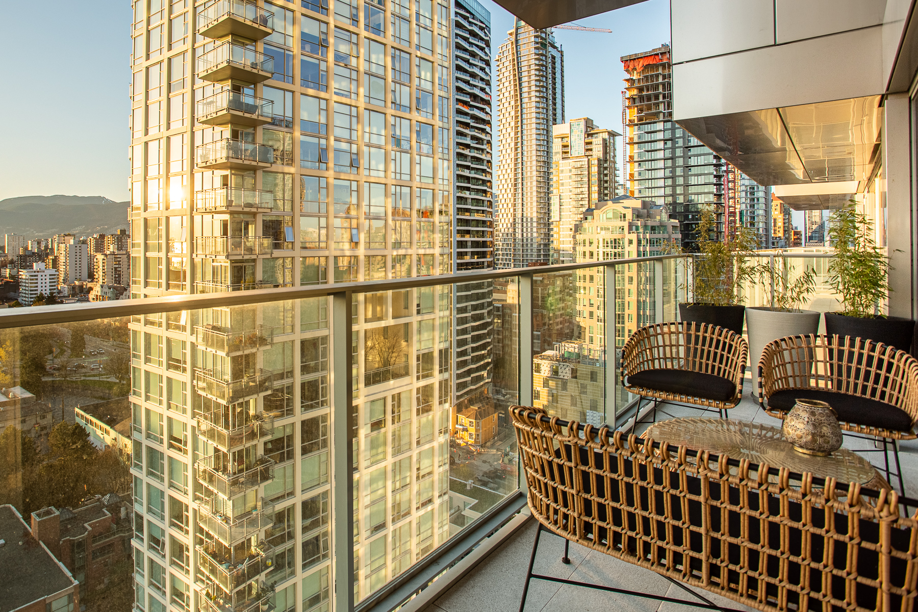 1480 Howe St., Vancouver - Oracle Interiors